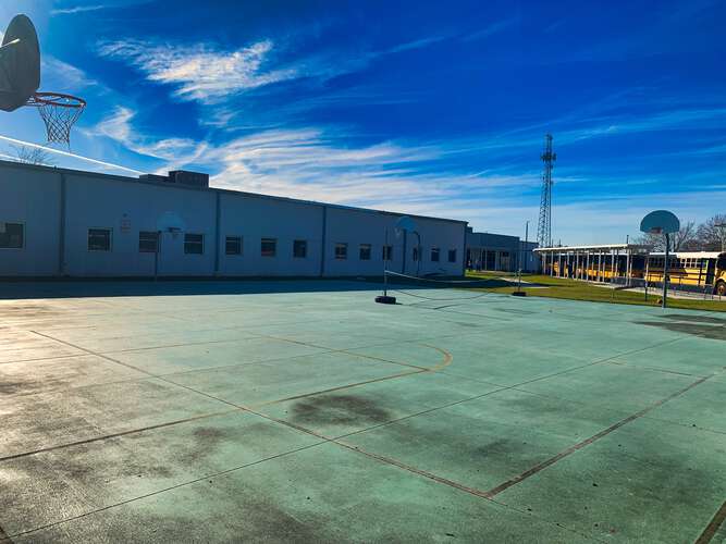 Rent Outdoor Basketball Courts in Plant City