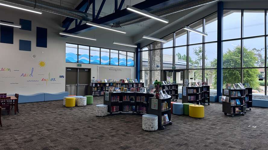Rent Library in Solana Beach