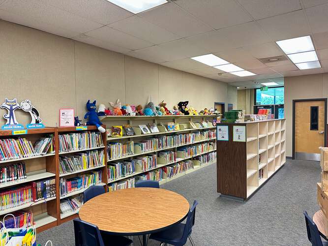 Rent a Library (Small) in Fresno CA 93722