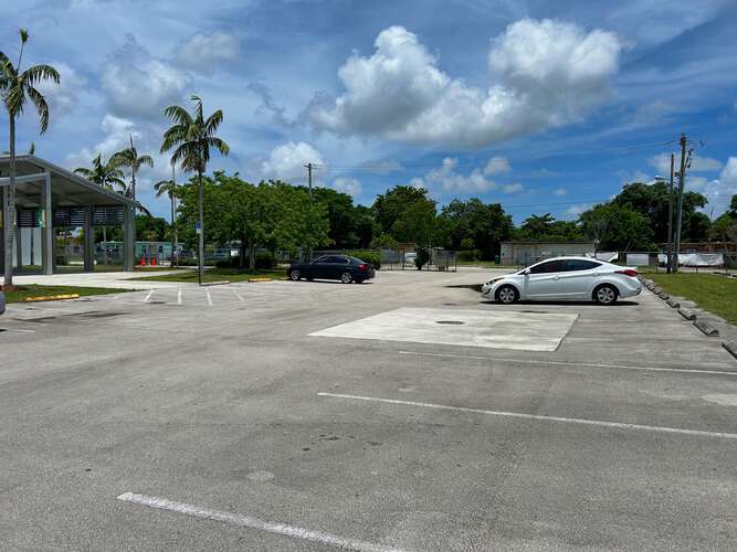 Rent Parking Lot in Miami Gardens