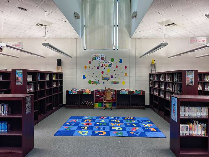 Rent a Library (Small) in Lake Spivey GA 30236
