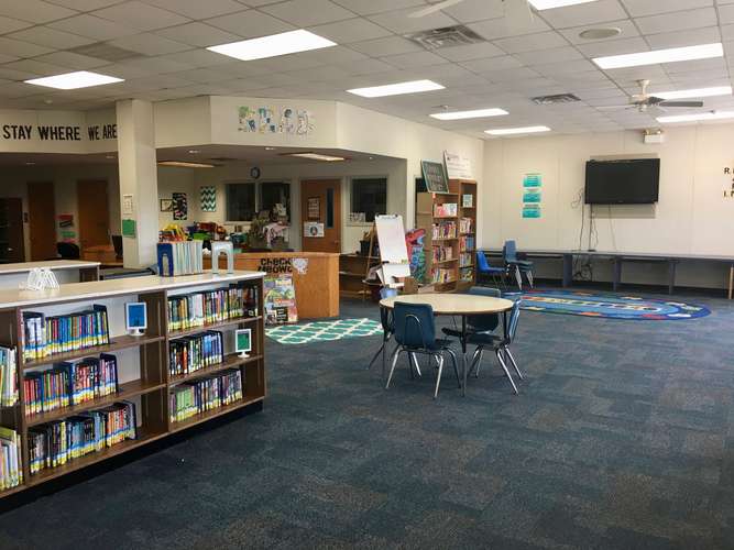 Rent a Library (Small) in Lockhart TX 78644