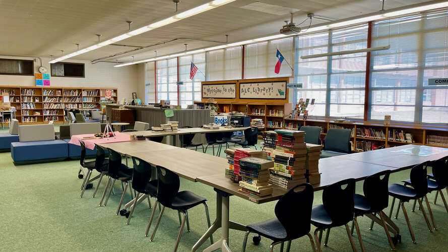 Rent a Library (Small) in Austin TX 78702