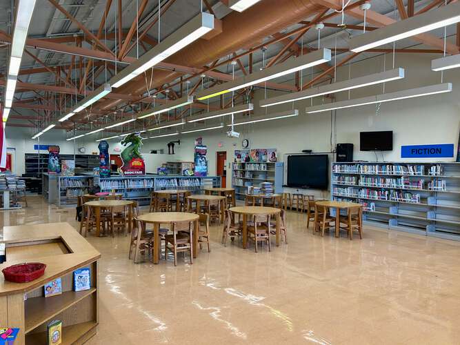 Rent Library in Hialeah