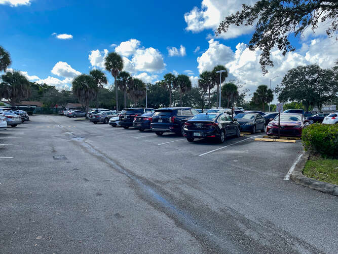 Rent Parking Lot in Miramar