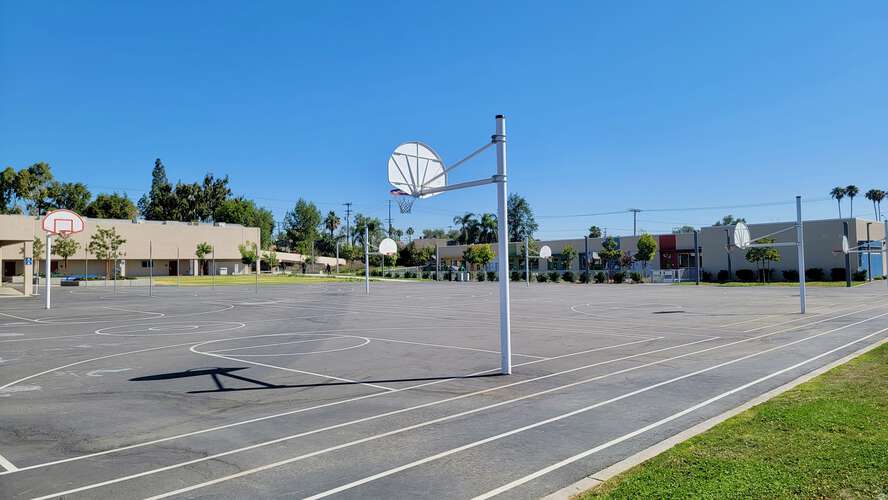 Rent Outdoor Basketball Courts in Riverside