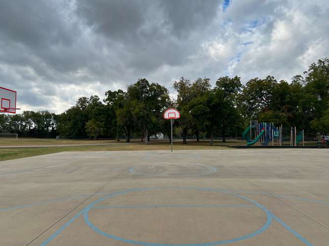 Rent Outdoor Basketball Courts in Dallas