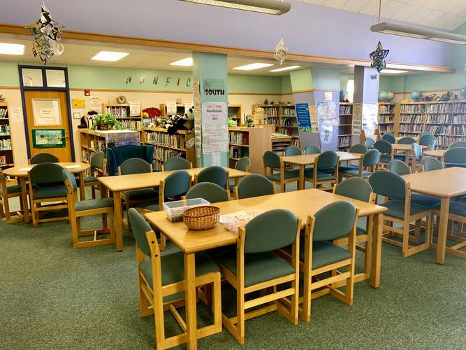 Rent Library in Del Valle