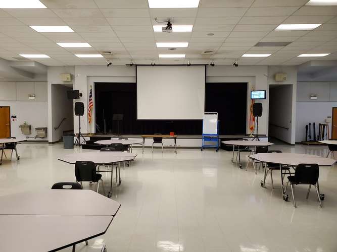 Rent a Cafeteria (Medium) in Dundee FL 33838