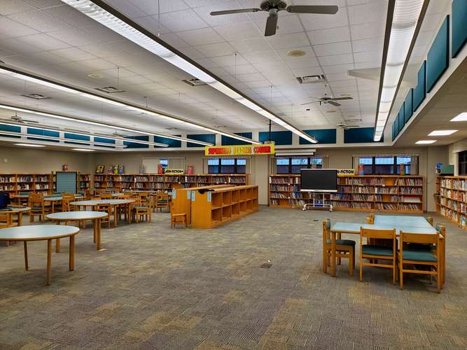 Rent a Library (Small) in Orlando FL 32818