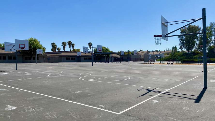 Rent Outdoor Basketball Courts in Riverside
