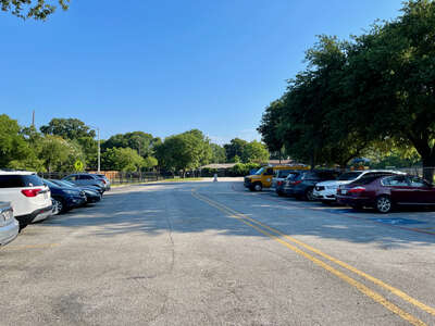 Rent Parking Lot in Houston