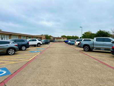 Rent Parking Lot - Side in Dallas