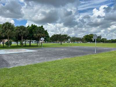 Rent Outdoor Basketball Courts in Miami Springs