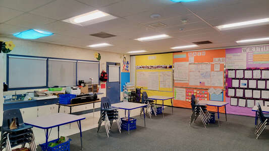 Rent Classroom Standard in Pinon Hills