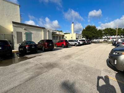 Rent Parking Lot in Miami