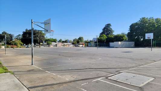 Rent Outdoor Basketball Courts in Riverside