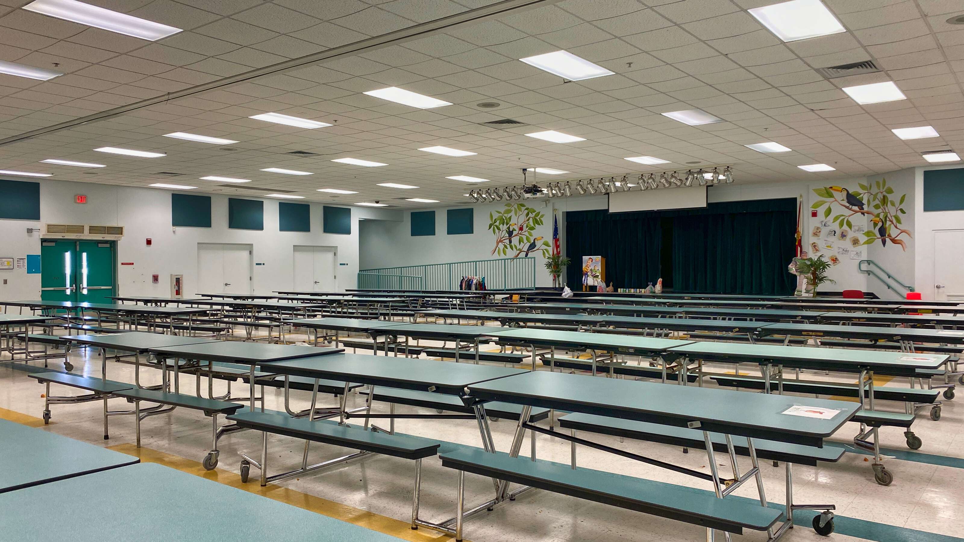Rent a Cafeteria (Small) in Plantation FL 33317