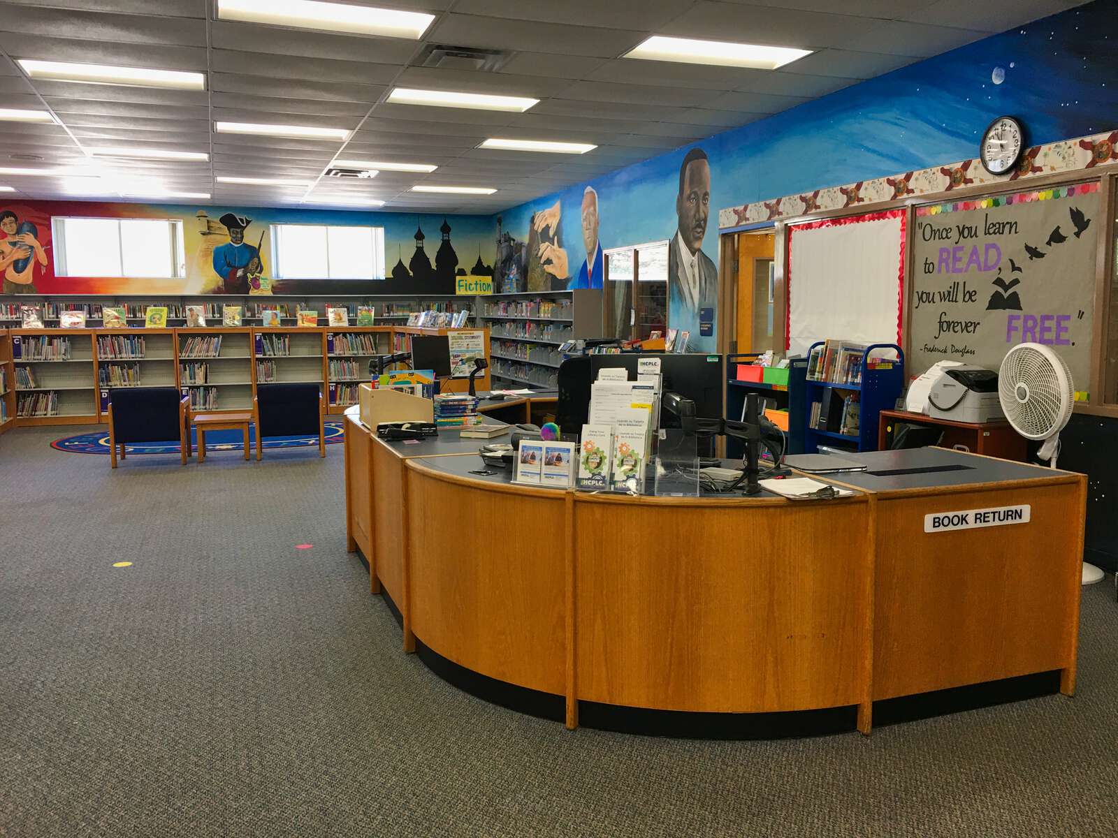 Rent a Library (Small) in Tampa FL 33614