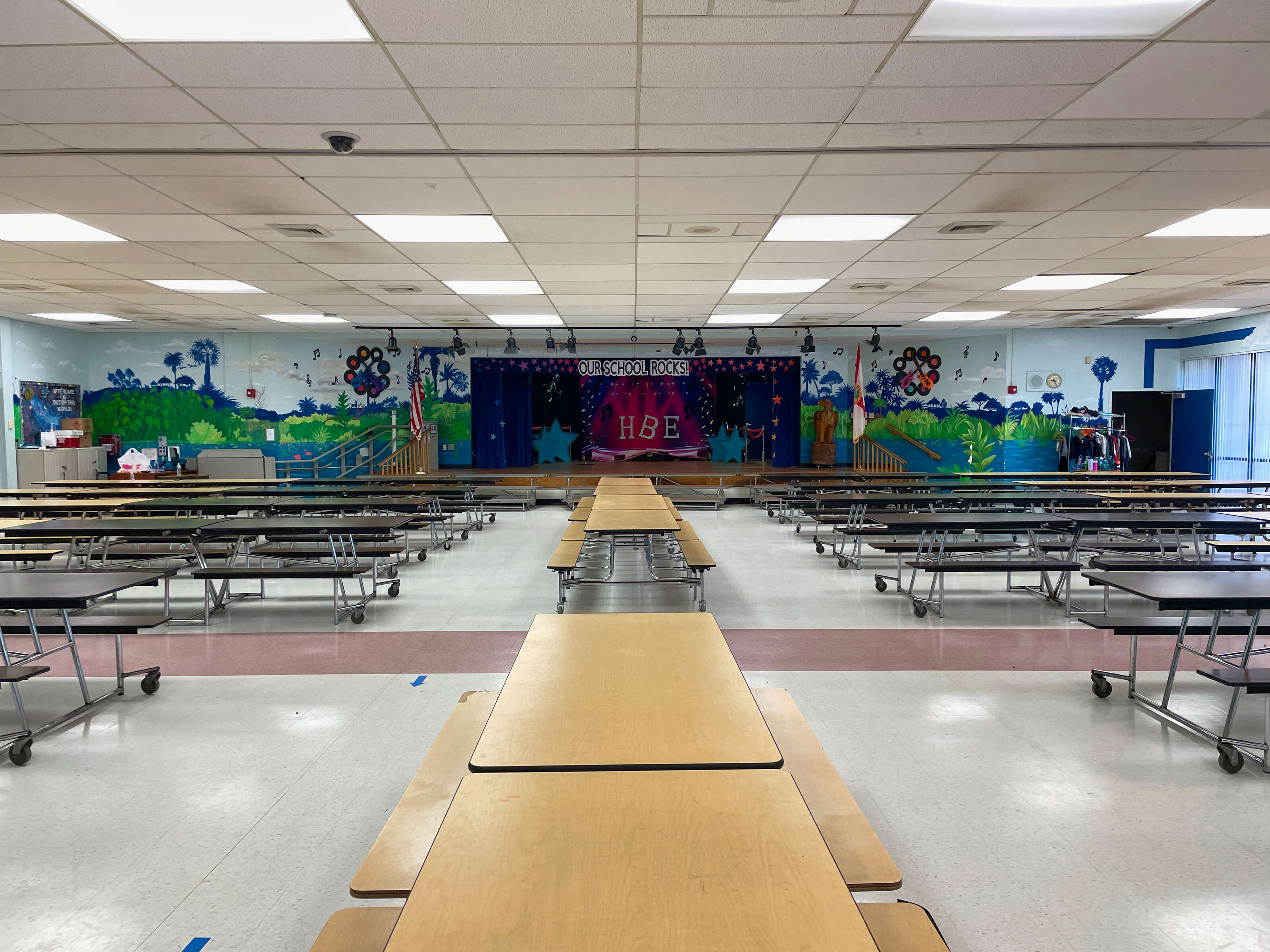 Rent a Cafeteria (Small) in FT Lauderdale FL 33331