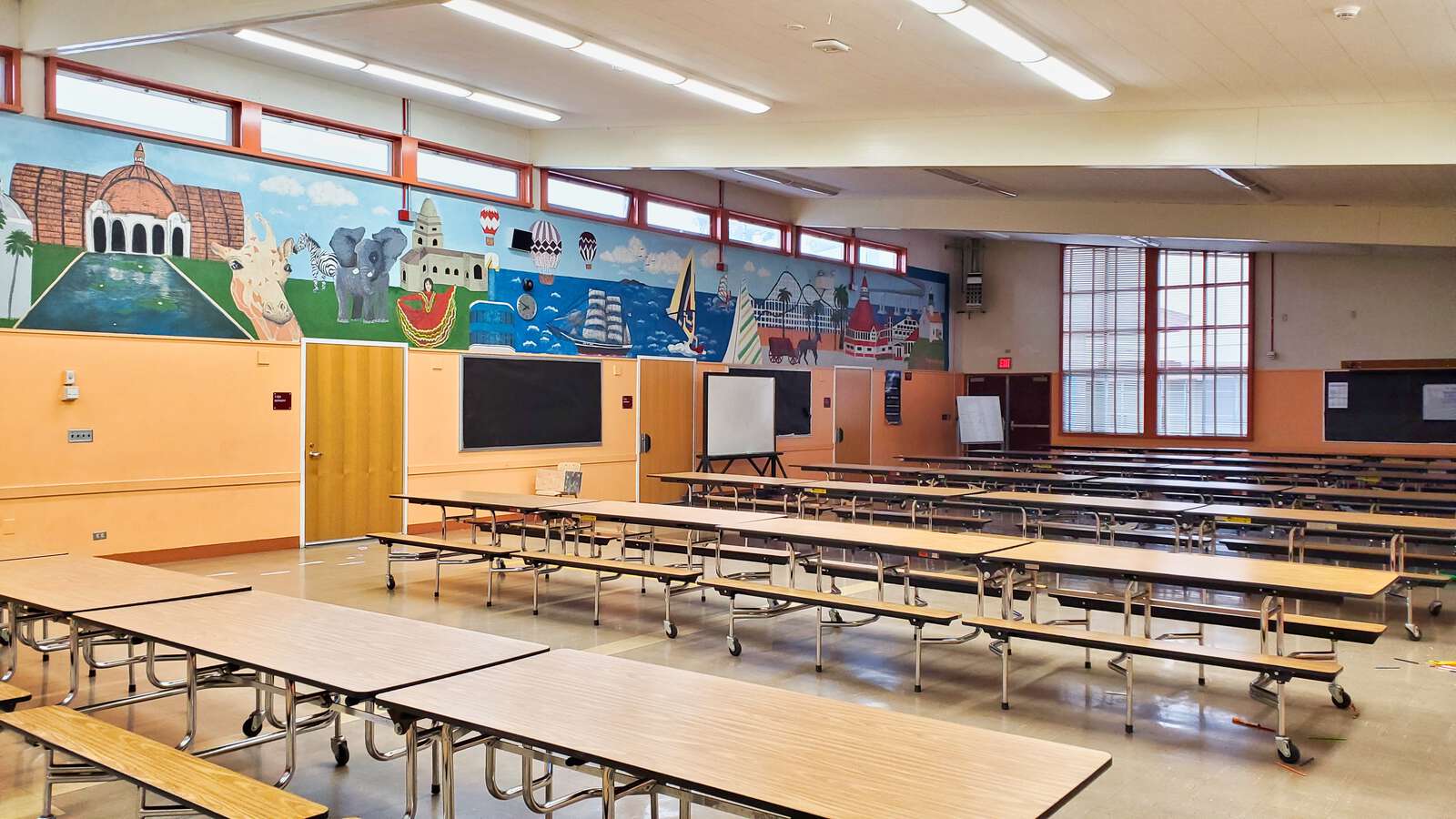 Rent a Cafeteria (Medium) in San Diego CA 92119