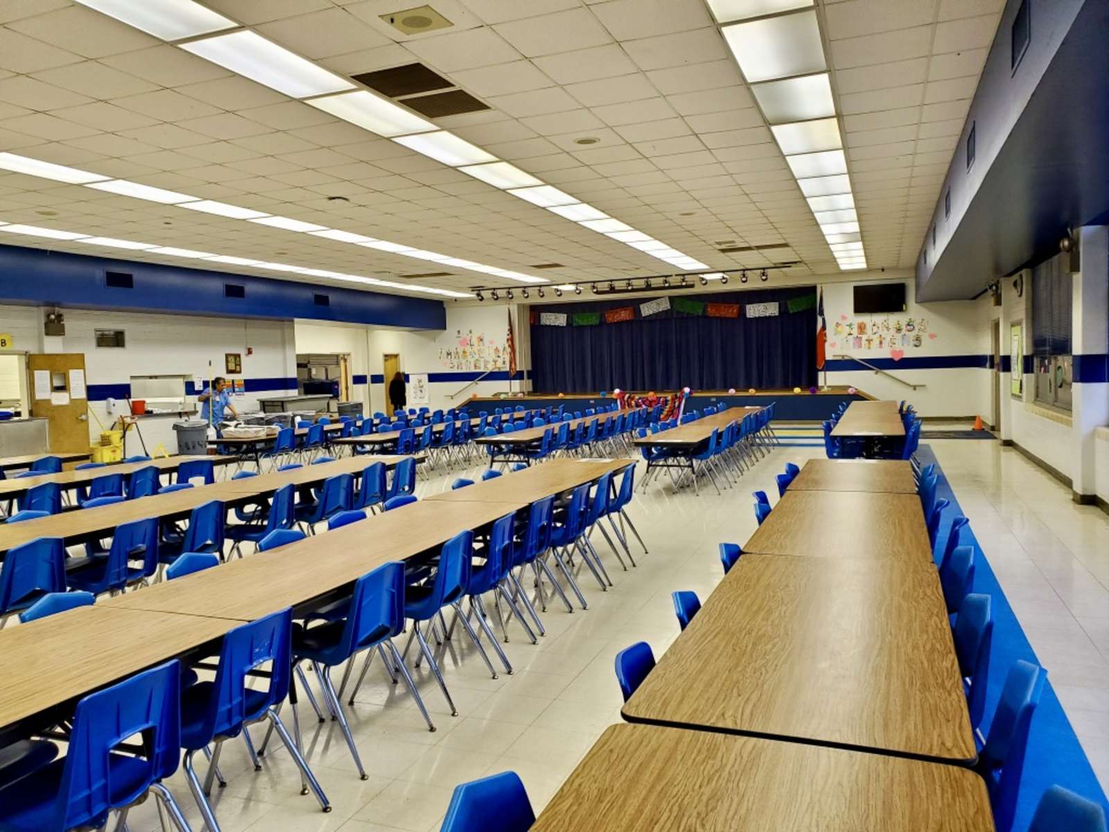 Rent a Cafeteria (Small) in San Antonio TX 78204