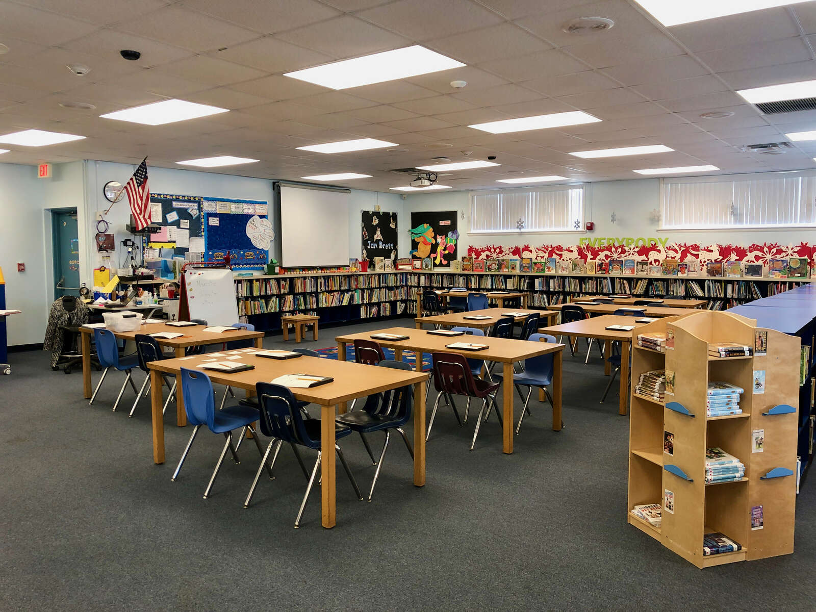 Rent a Library (Small) in Daytona Beach FL 32114