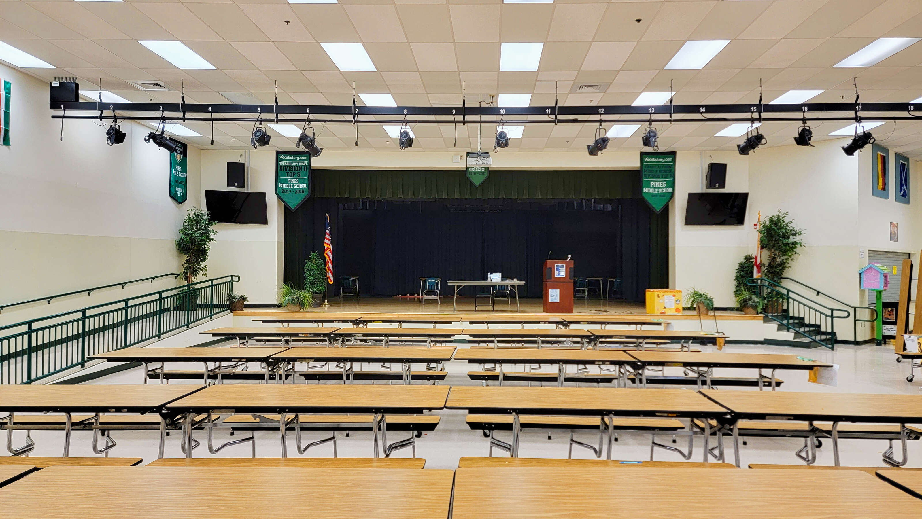 Rent a Cafeteria (Medium) in Pembroke Pines FL 33024