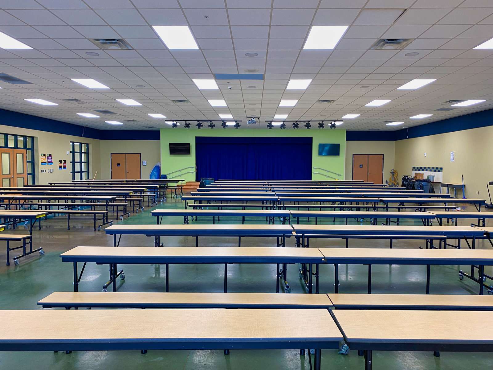 Rent a Cafeteria (Small) in Orlando FL 32835