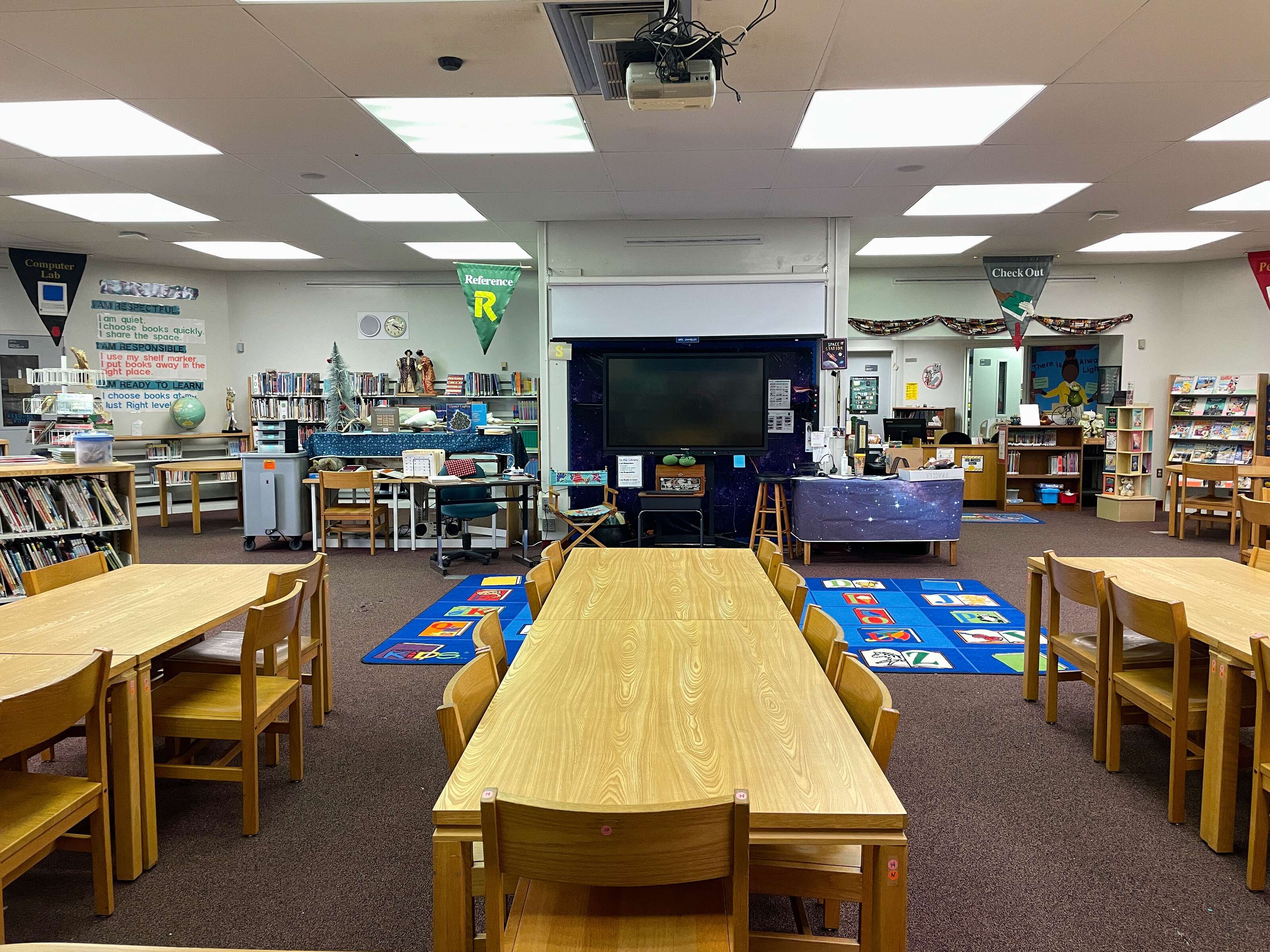 Rent a Library (Small) in Deerfield FL 33442