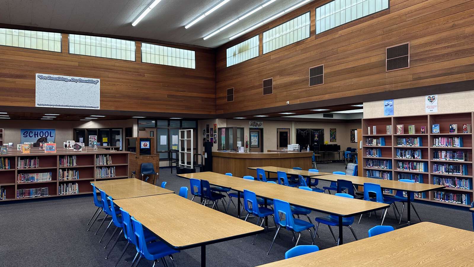 Rent a Library (Medium) in Lake Elsinore CA 92530