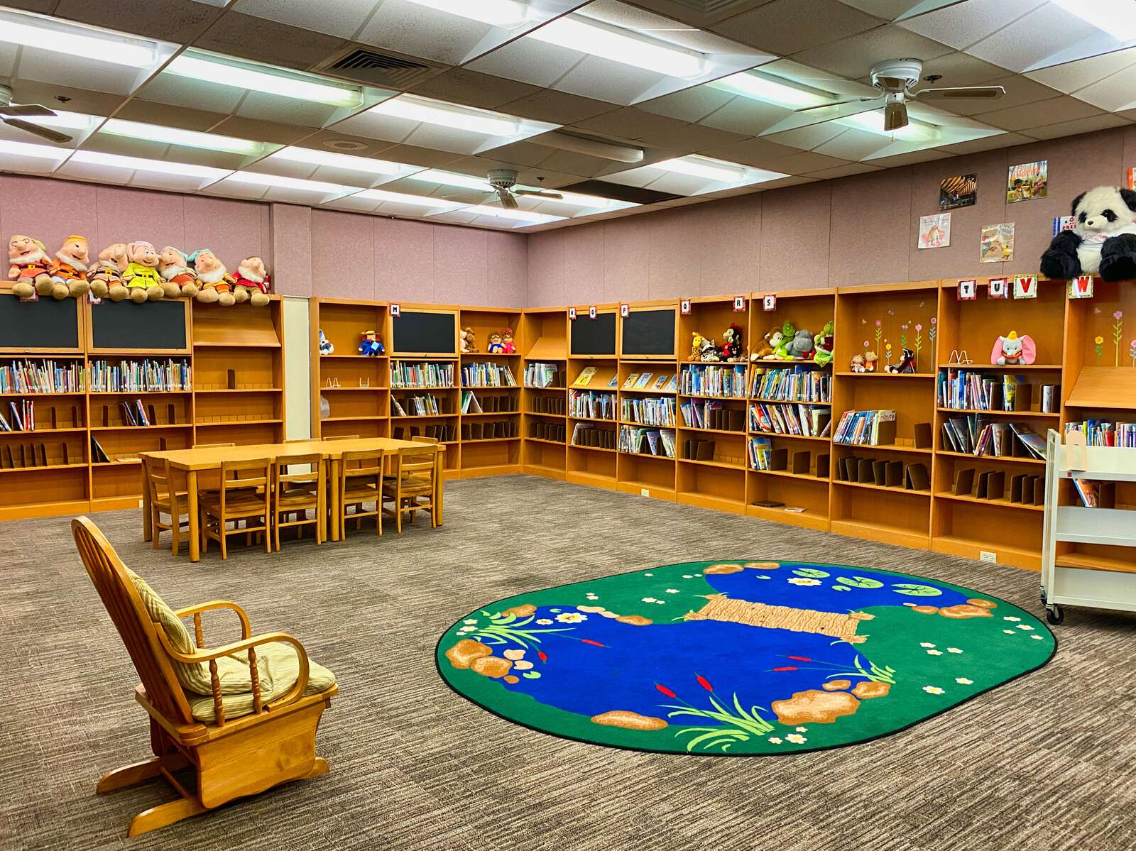 Rent a Library (Small) in Kissimmee FL 34744