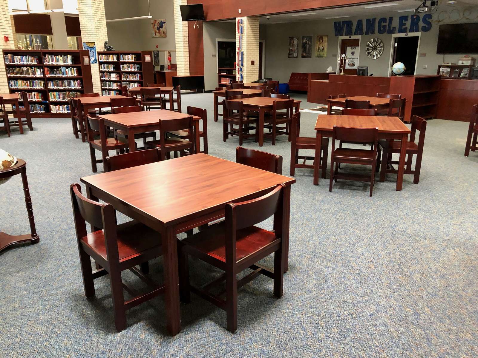 Rent a Library (Medium) in Springdale AR 72764