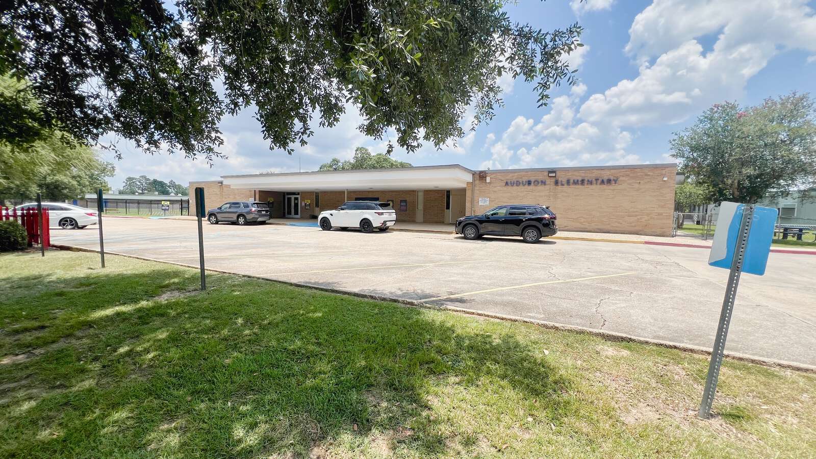 Rent fields, gyms, theaters and more in Baton Rouge